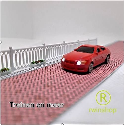 Auto rood met LED verlichting voor en achter 12volt H0